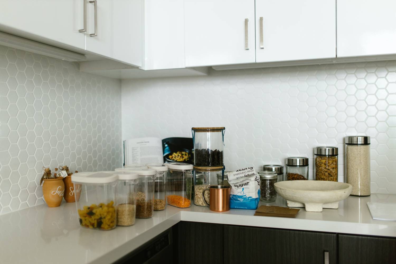 Hyper Tidy Living | Choosing Clean & Tidy Above Anything